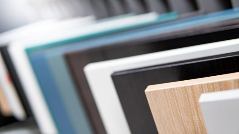 Choosing the Right Lab Benches for Your Research Needs